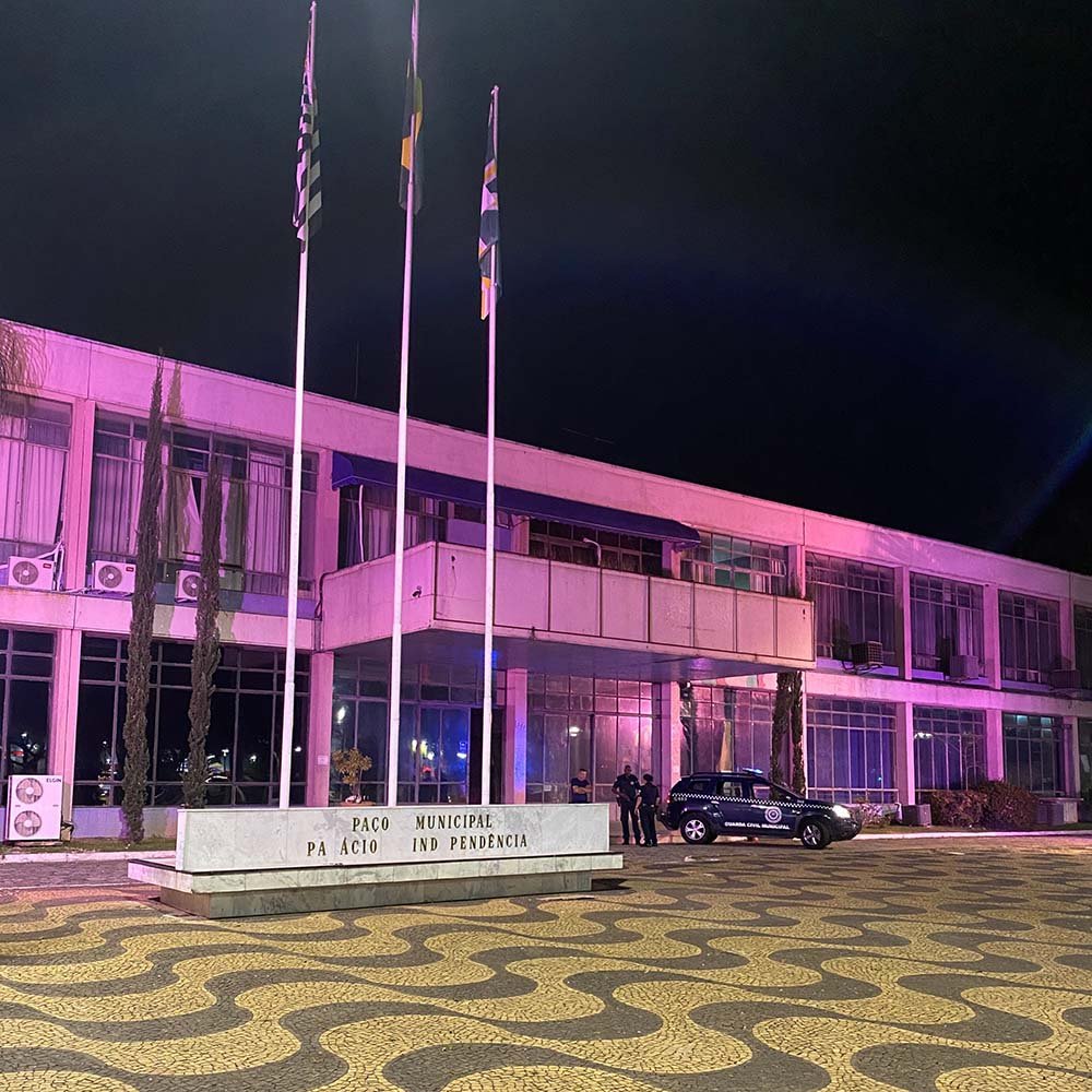 Prefeitura E Outros Pontos De Valinhos São Iluminados Em Referência Ao